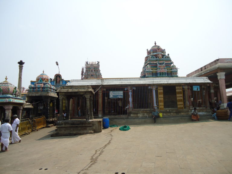 Palani Murugan Temple - Shrine Of The Navapashanam Lingam - Jothishi