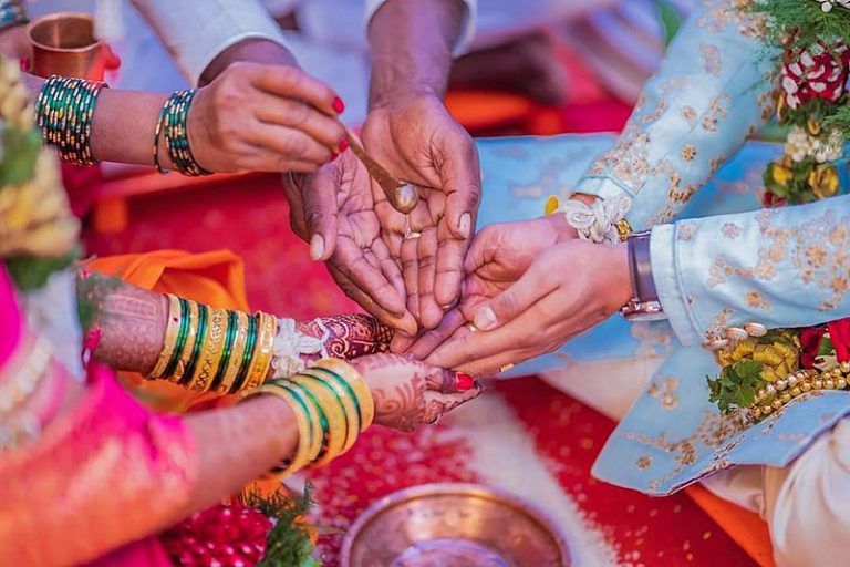 The Lavish Baniya Wedding Rituals - Jothishi
